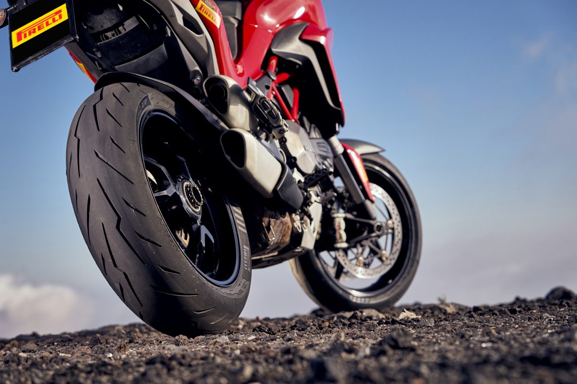 DIABLO ROSSO™ IV | PirelliMoto