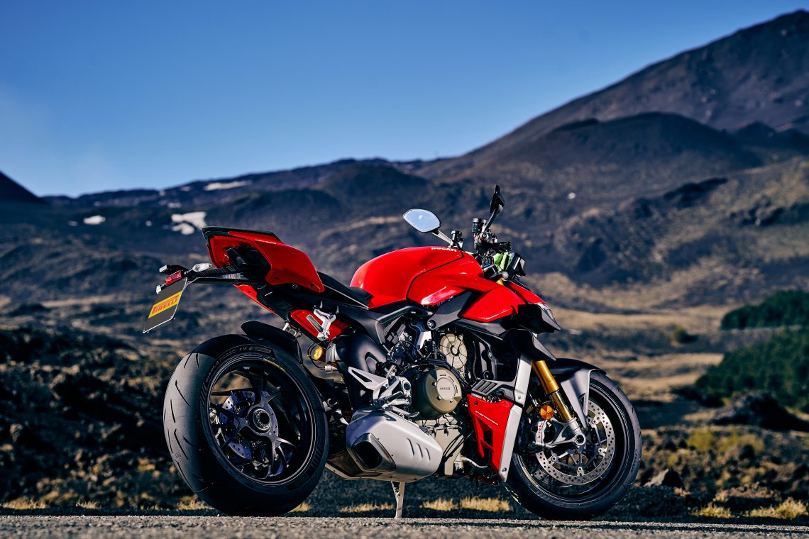 DIABLO ROSSO™ IV CORSA | PirelliMoto